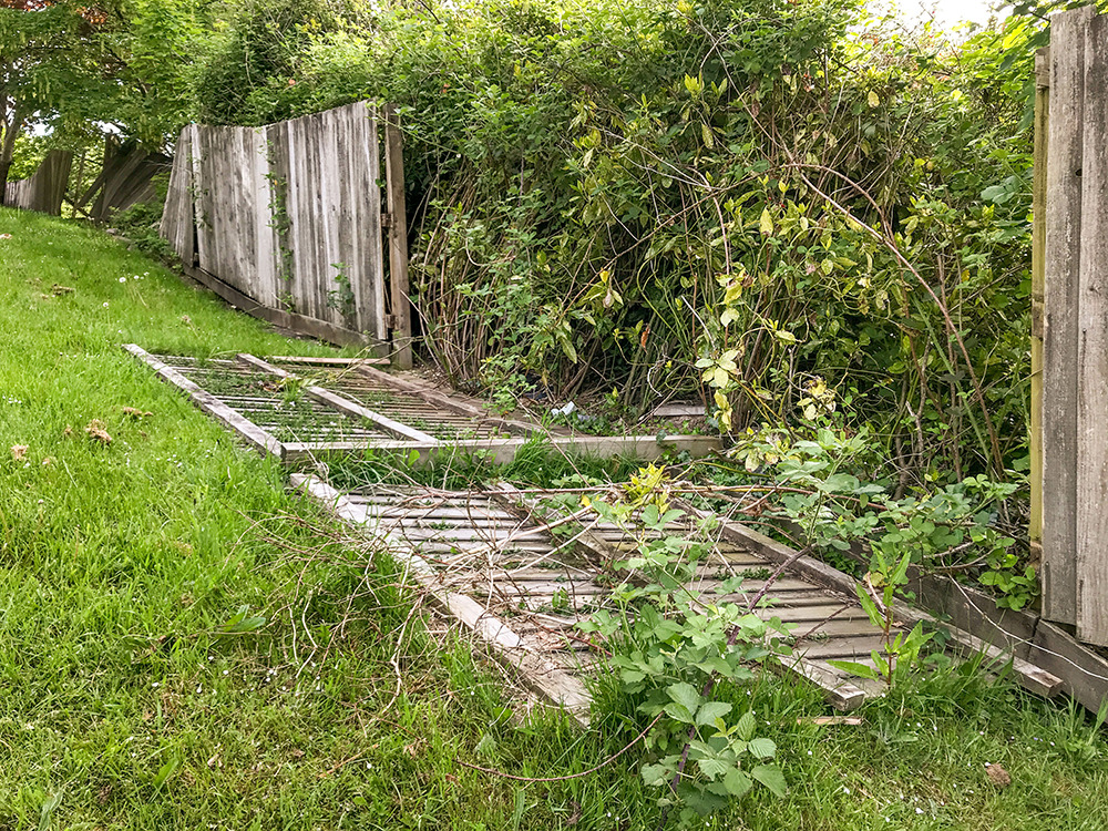 damaged fence panel - Oakdale Fencing